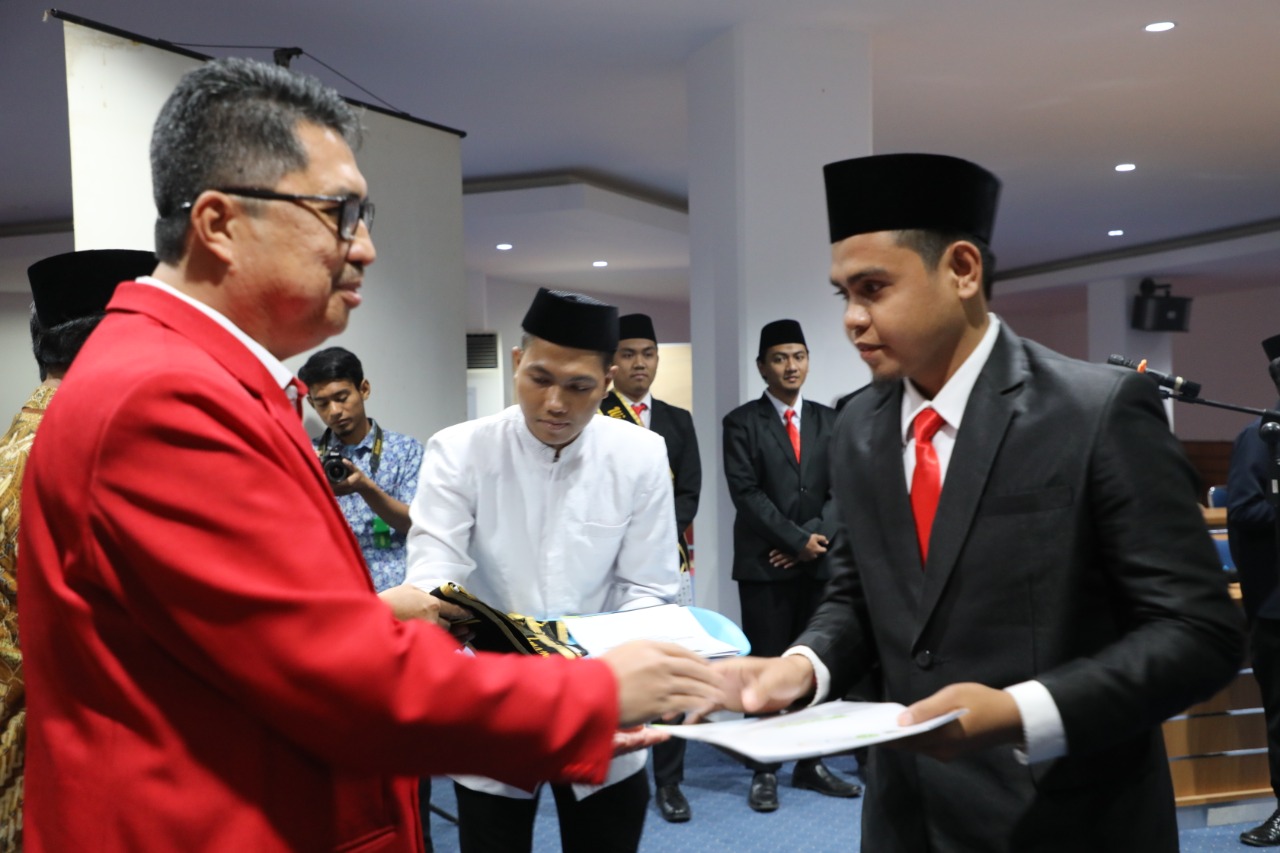 Unhas dan IZI Wisuda 10 Mahasiswa Program Beasiswa Tahfidz - Hasanuddin ...